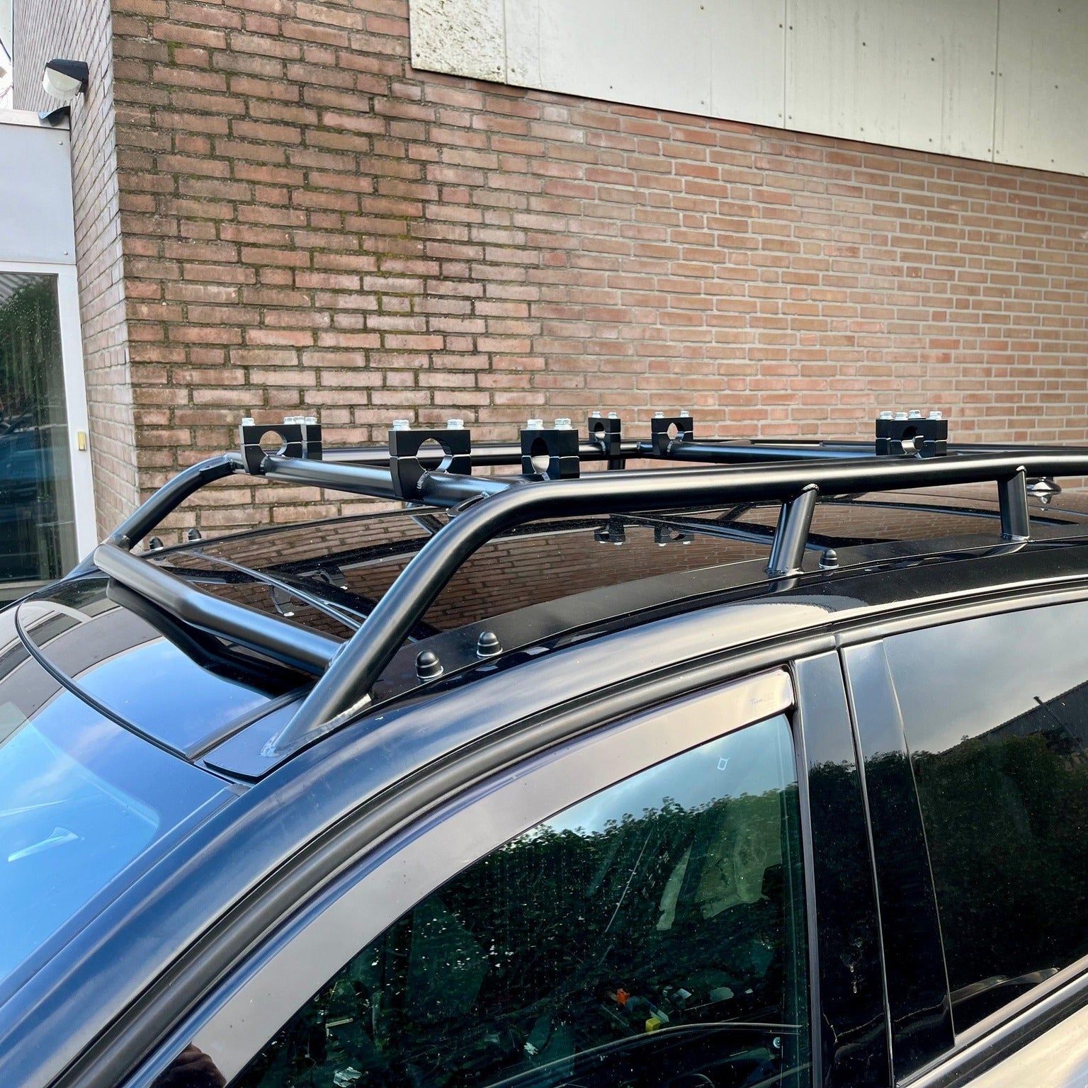 Mercedes GLE63 AMG met een op maat gemaakte rolkooi en dakrek! – VA ...